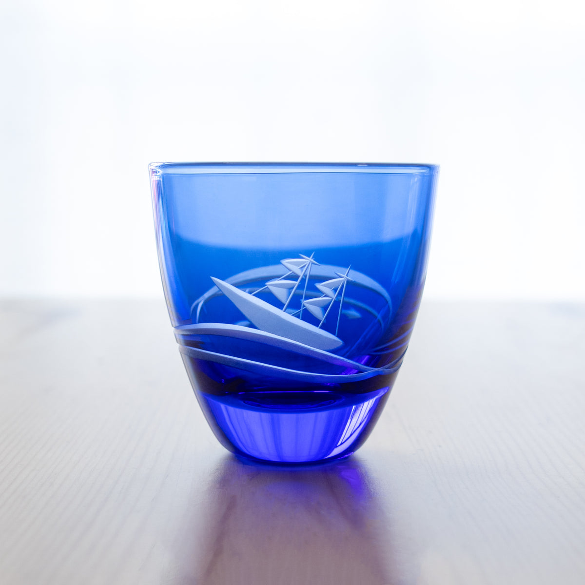 波と風 ぐい呑青藍 – THE GLASS GIFT SHOP SOKICHI